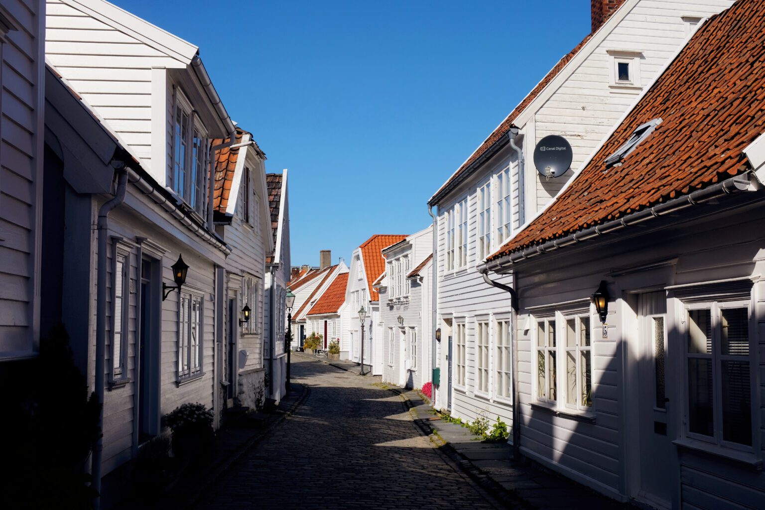 a-walk-through-gamle-stavanger-the-hidden-north